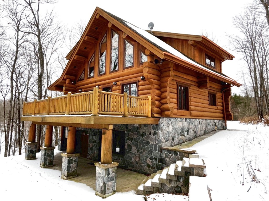 Featured Log Home : Apsley – Flynn Log Homes