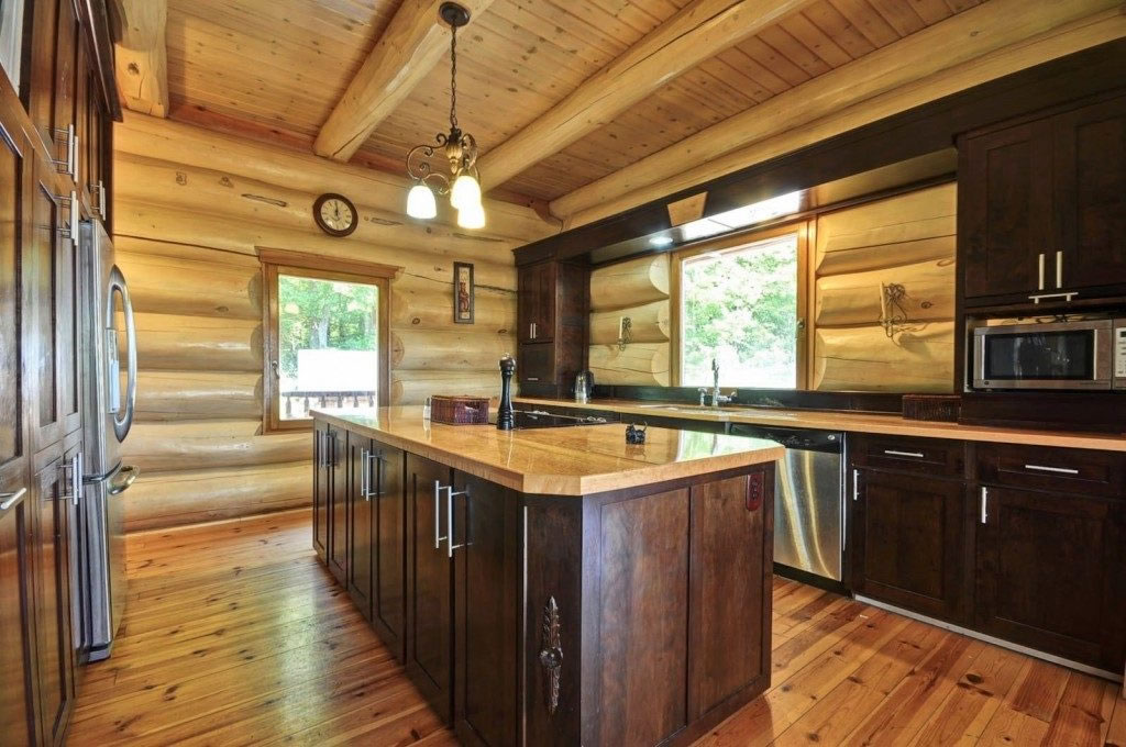 Log Home Interiors – Flynn Log Homes