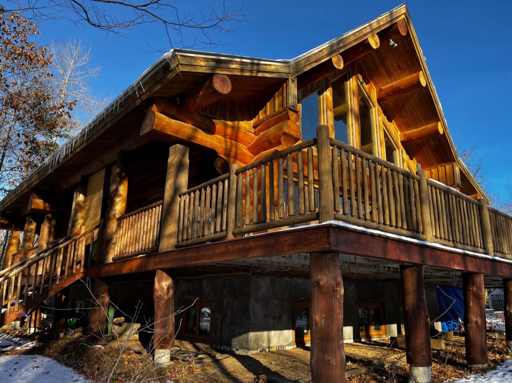 Featured Log Home: Calabogie – Flynn Log Homes